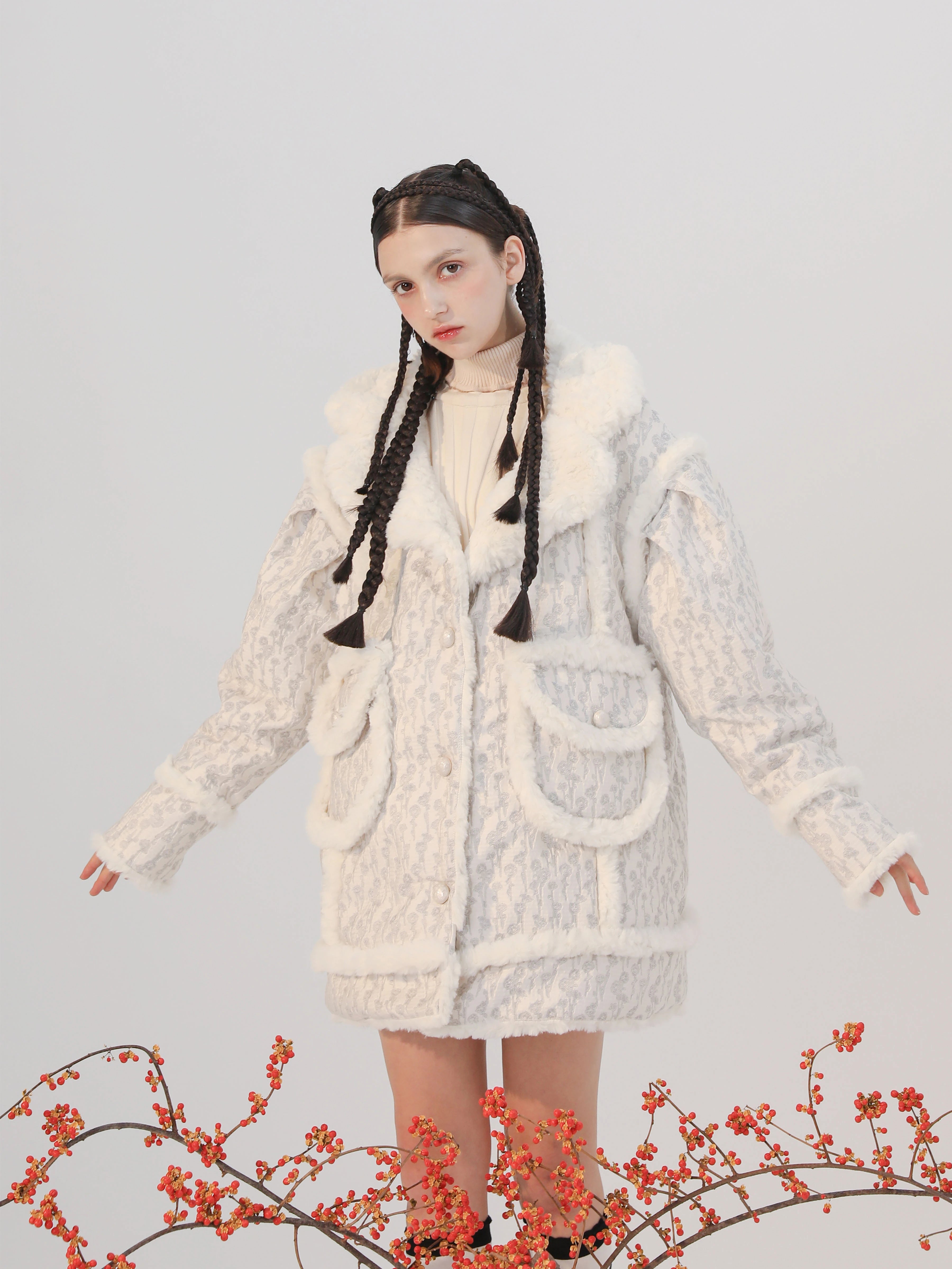 Milk Rabbit JACQUARD COAT -Court with fur with retro design – Serendute